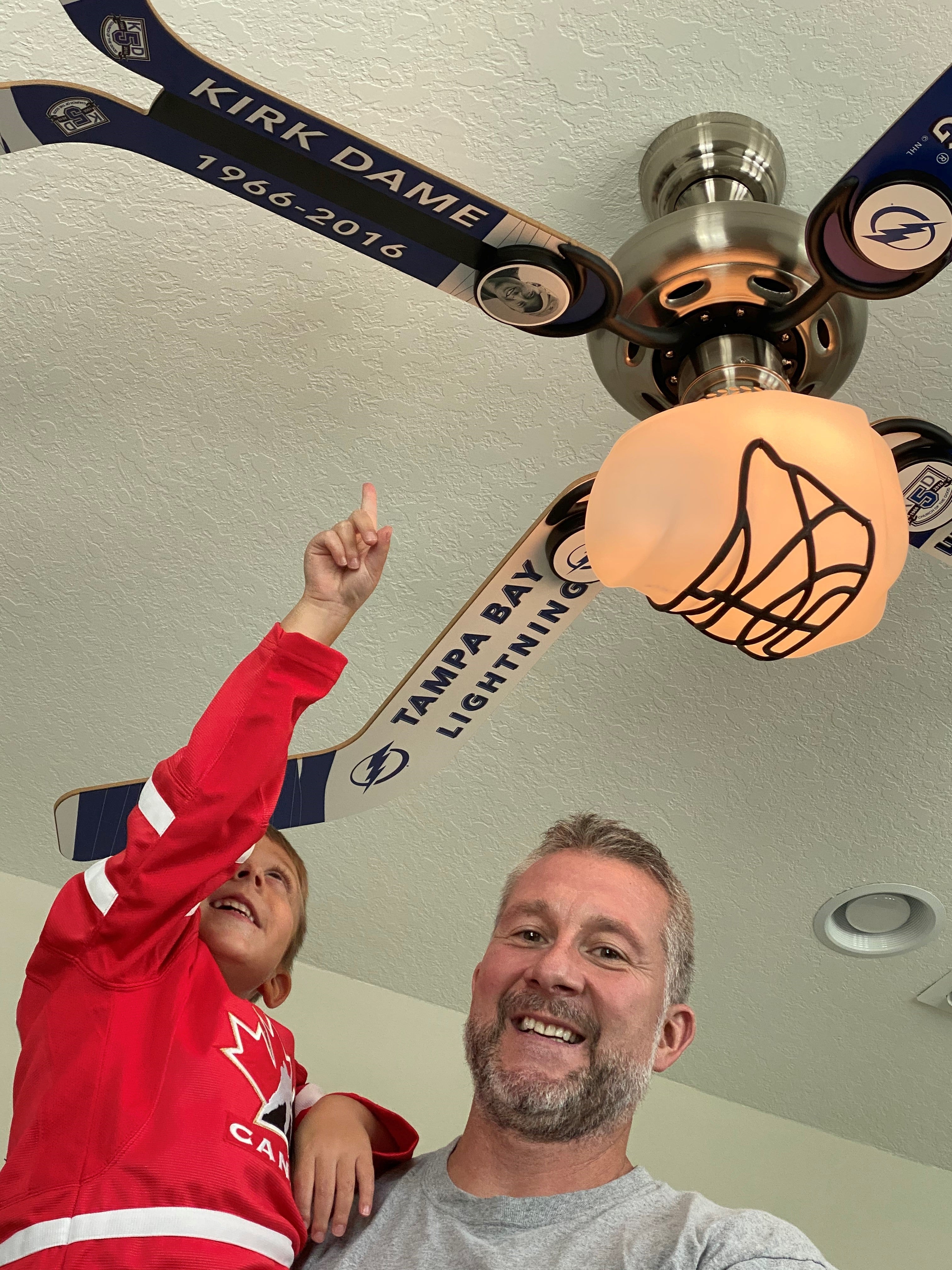 Toronto Maple Leafs® Hockey Puck Light Fixture – Ultimate Hockey Fans